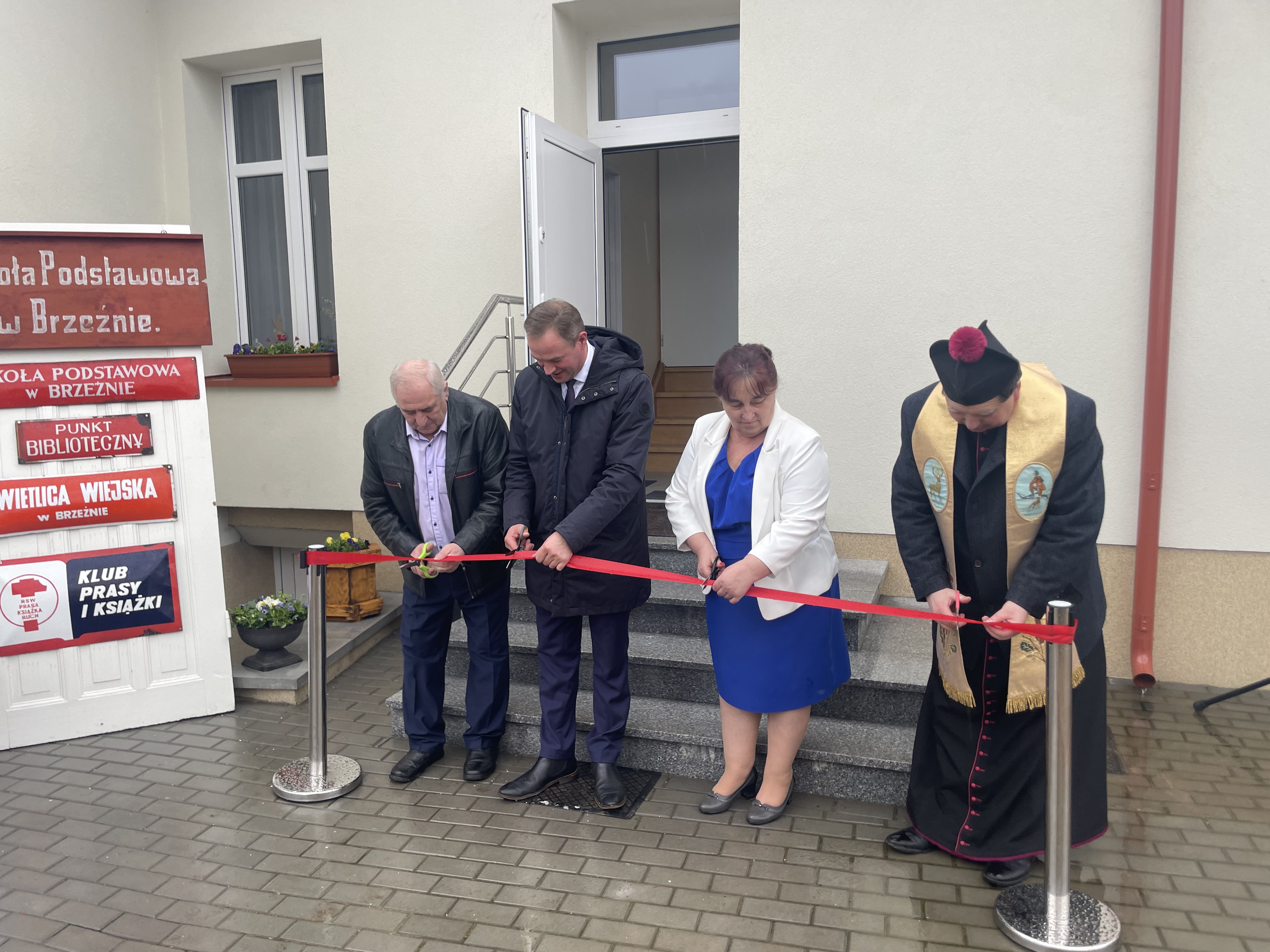 Otwarcie świetlicy wiejskiej w Brzeźnie! | Urząd Gminy Śliwice