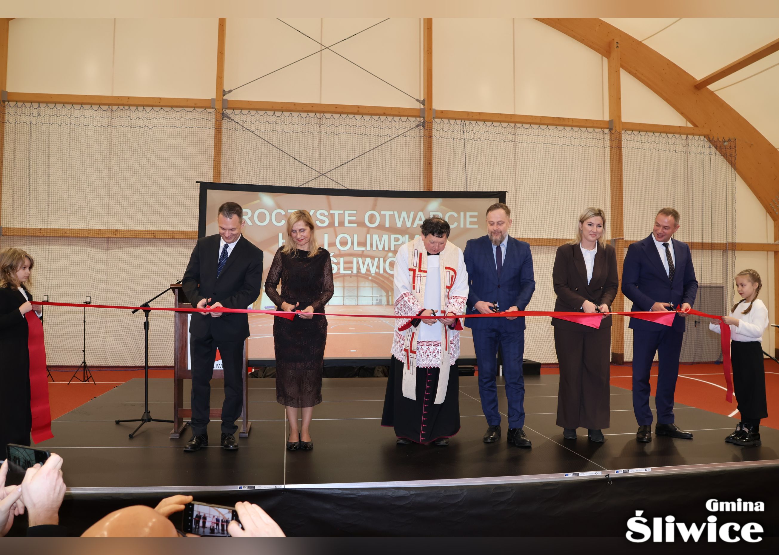 Kolejna hala sportowa „Olimpia” oficjalnie otwarta! | Urząd Gminy Śliwice